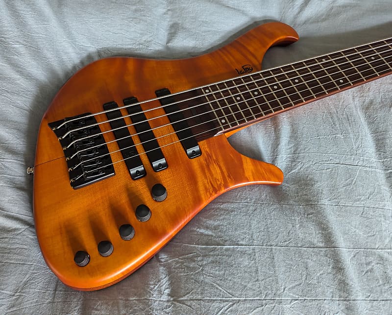 LeFay Singer Short Scale 6 String - Free Shipping | Reverb