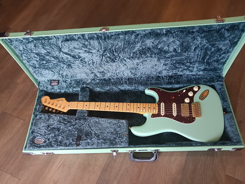 Fender Stratocaster - Surf Green | Reverb