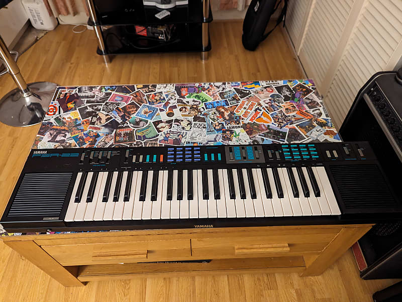 Yamaha PSR - 22 Synthesiser Keyboard Built In Speakers | Reverb UK