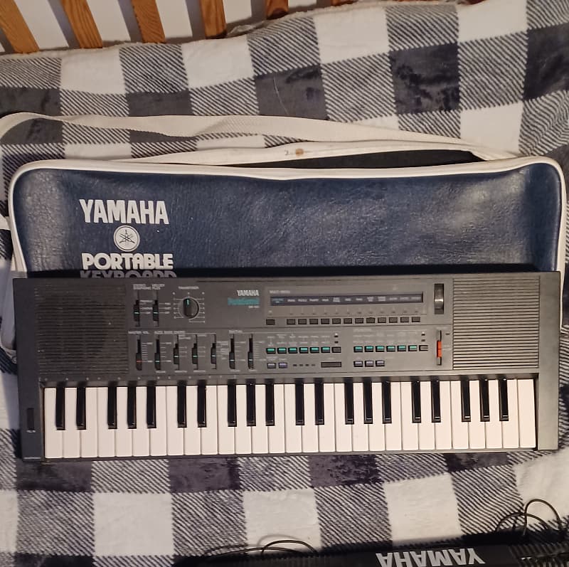 Yamaha PortaSound MK-100 Electric Keyboard Synthesiser Piano | Reverb