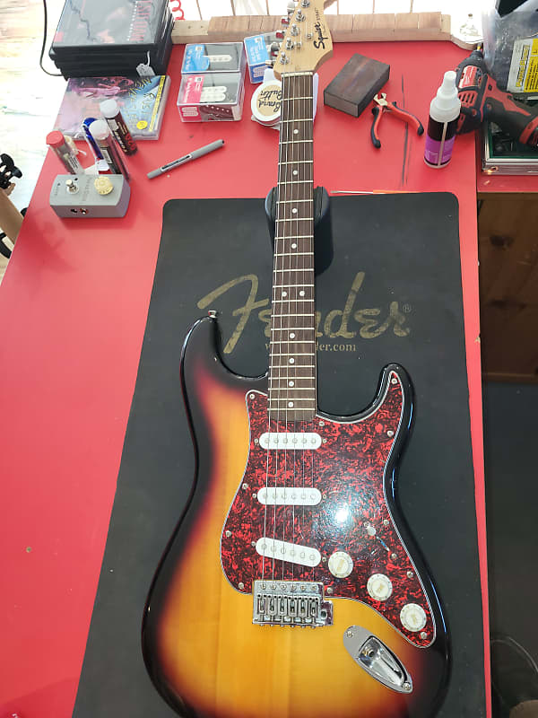 Squier Stratocaster 2007 Sunburst | Reverb