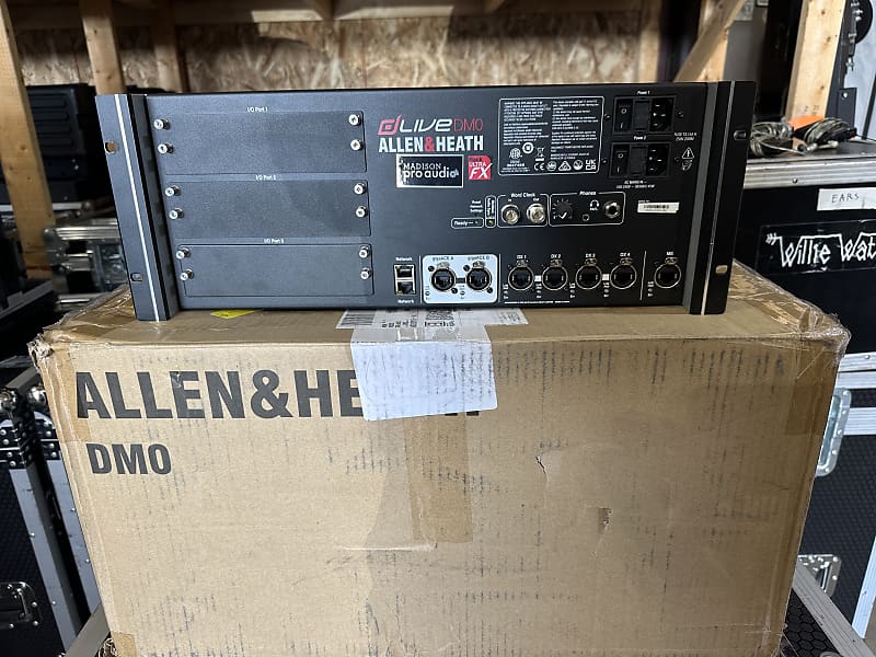 Allen & Heath DM0 W Rack Ultra FX | Reverb