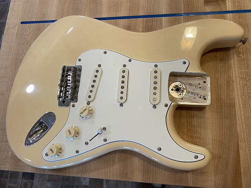 Loaded Fender 70’s Stratocaster body 2001 - Olympic White | Reverb
