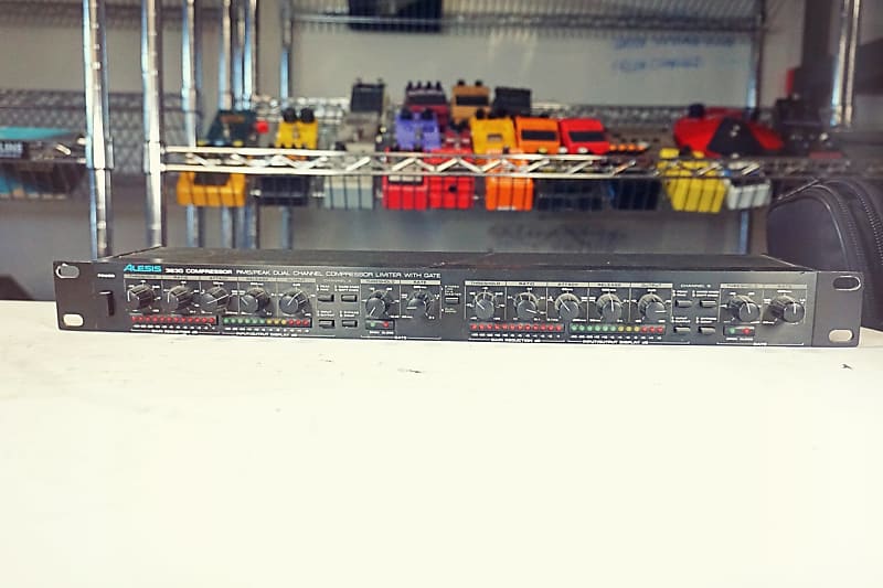 Alesis 3630 Dual-Channel Compressor/Limiter with Gate | Reverb