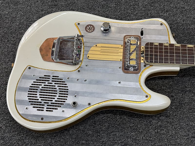 Teisco TRG-1 Guitar With Built in Amp 60's - White Silvertone | Reverb