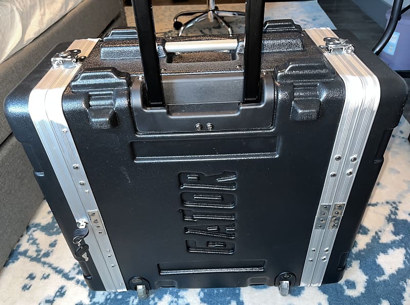 Gator GRR-4PL-US Powered Rolling 4U Rack Case | Reverb Canada