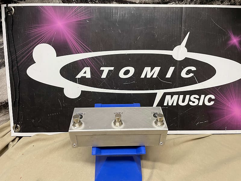 Loop-Master 3-button Loop Switcher Pedal | Reverb