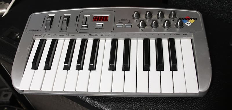 Midiman Oxygen 8 | Reverb UK