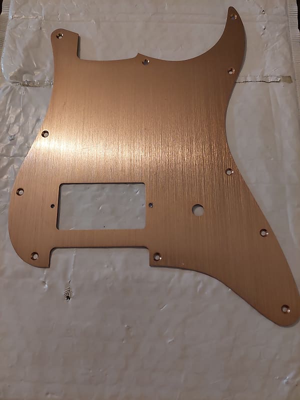 Gold Anodized Aluminum 1 Humbucker Tom Delonge Stratocaster | Reverb