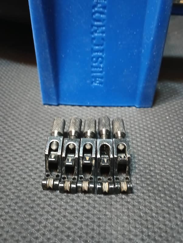 Floyd Rose Fender single locking tremolo saddles 1980's - | Reverb