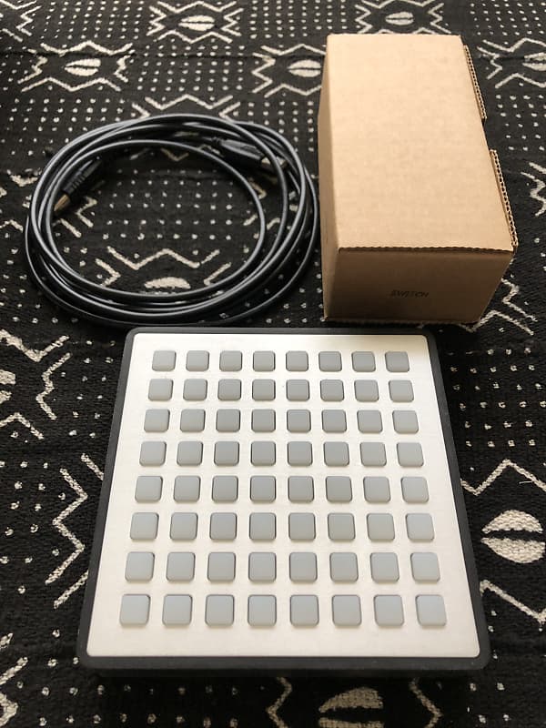 Monome Grid 64 Grayscale (Factory build) | Reverb