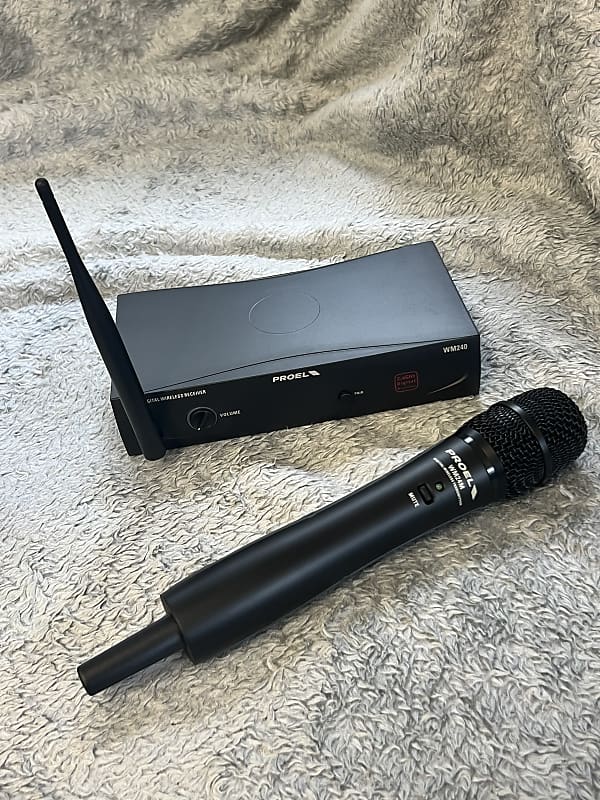 Proel WM240 Digital Handheld Microphone System | Reverb UK