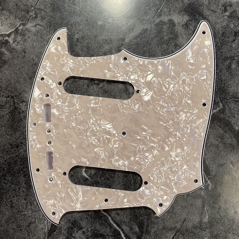 Aged Pearl Pickguard for 1994-1995 Made in Japan Fender | Reverb UK