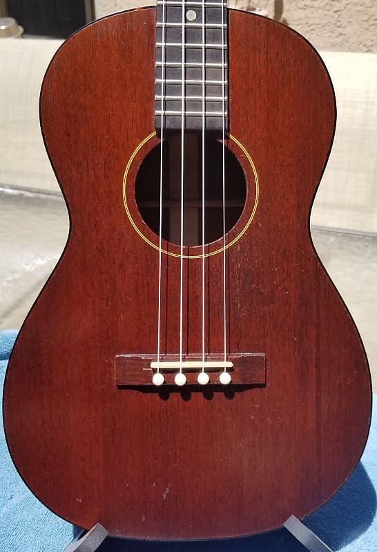 Gibson Baritone Ukulele 1961 | Reverb