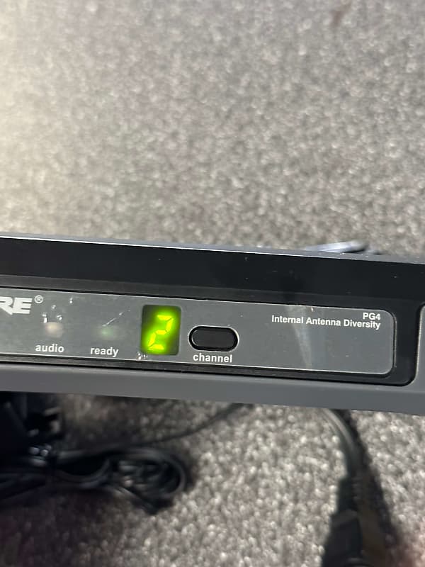 Shure Wireless PG4 receiver w/PG185 lapel mic and transmitter | Reverb