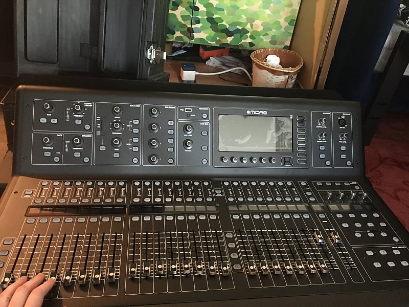 Midas M32 Live & Case With Doghouse and Casters | Reverb