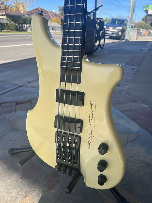 Kubicki Factor Bass FCS 1990 Model | White | Reverb