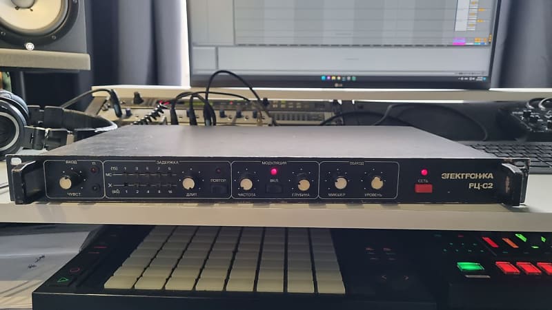 Elektronika RC-02 Soviet vintage rack delay | Reverb
