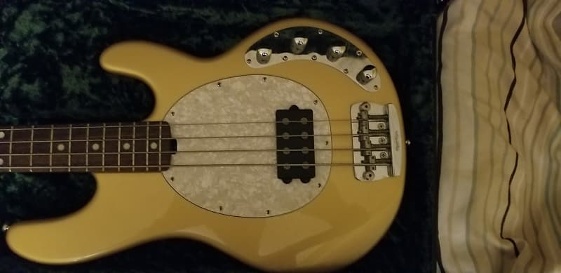 Ernie Ball Music Man Stingray 4 2004 El Dorado Gold | Reverb Canada
