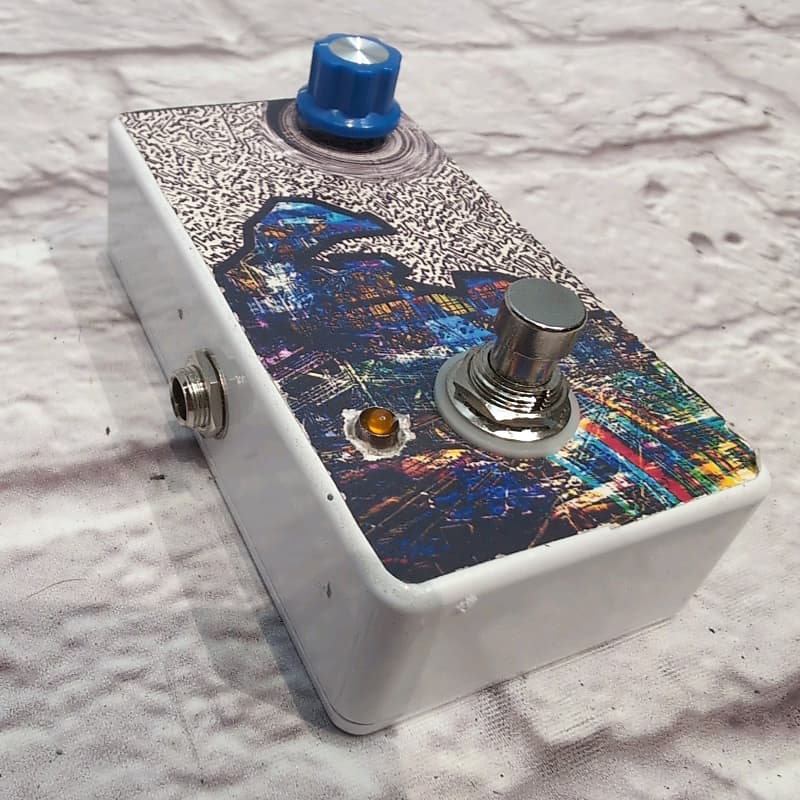 WRAA Glitchwave - Analog Monophonic PLL Synth Fuzz Pedal | Reverb