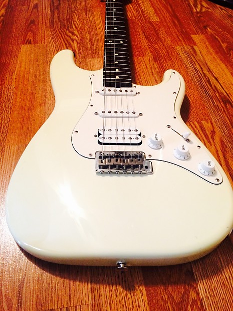 Suhr Stratocaster Classic HSS White | Reverb