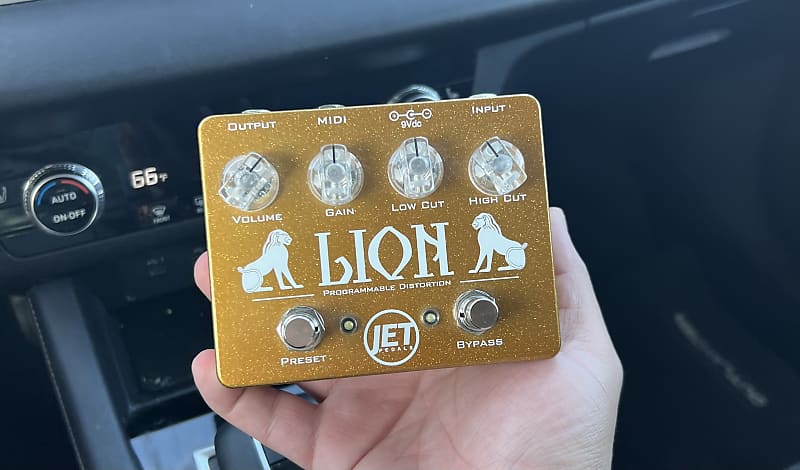 Jet Pedals Jet Pedals Lion Programmable Distortion - Gold | Reverb