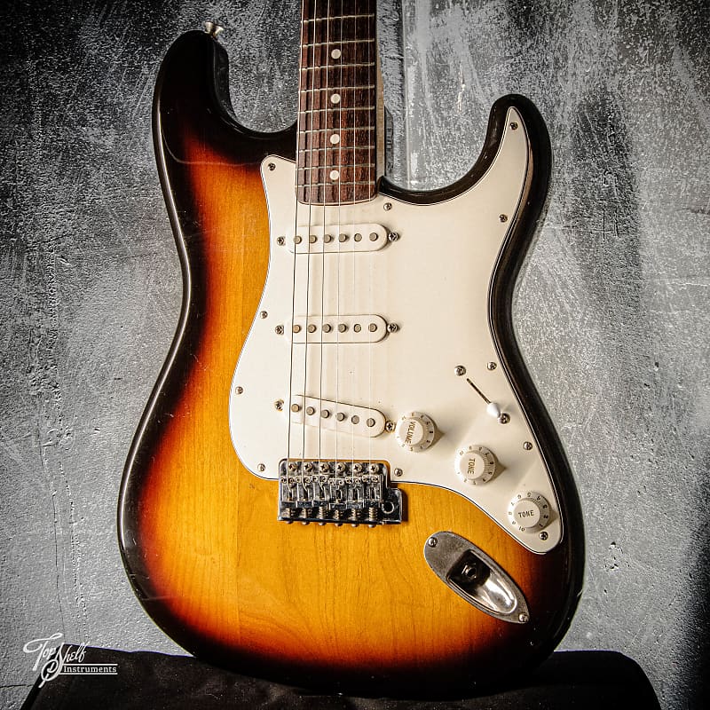 Fender Japan '62 Stratocaster ST62-53 Sunburst 1996 | Reverb