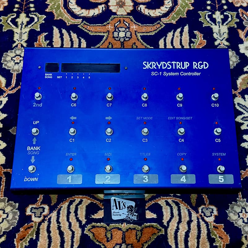 SKRYDSTRUP R&D SC1 System MIDI Controller Pedalboard - Blue | Reverb