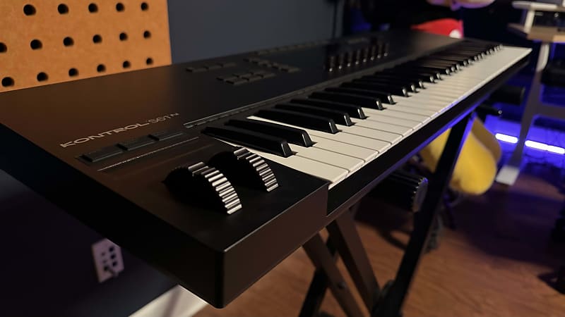 Native Instruments Komplete Kontrol S61 MK3 | Reverb