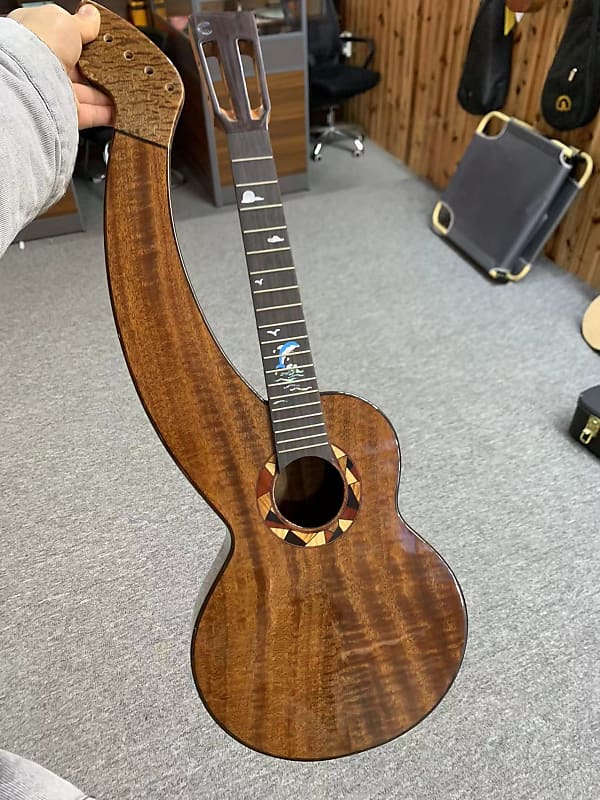 ukc custom curly mahogany harp tenor ukulele 9 strings | Reverb Brazil