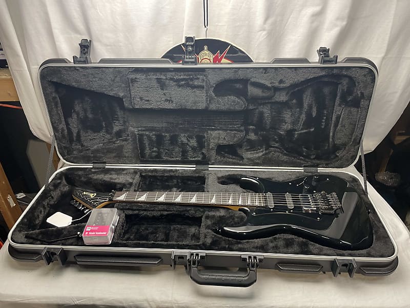 Charvel DK-90 dk90 Dinky HSS Guitar with Case - Black | Reverb