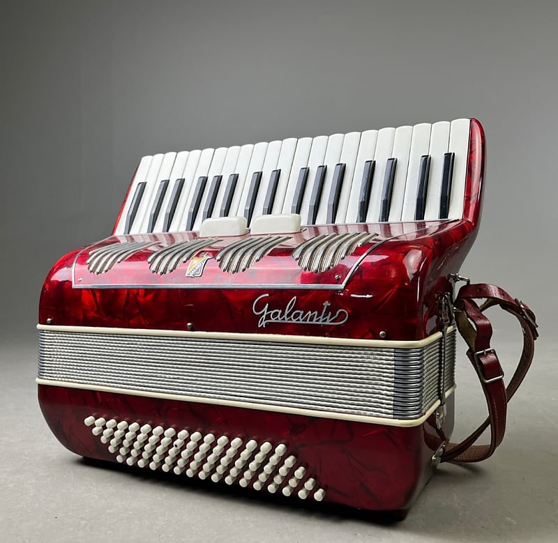 Accordeon Galanti 80 bass | Reverb