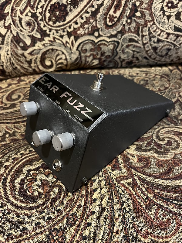 Ear Fuzz Effects Buzzaround Hybrid | Reverb