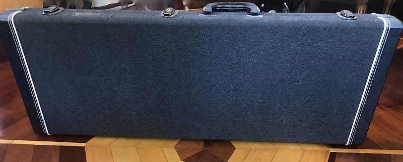 Road Runner Black-Tweed Boulevard Series Wood- | Reverb