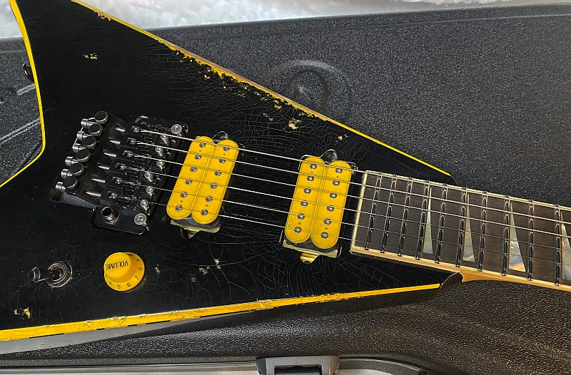 New Jackson Custom Shop King V Relic Black w/ Yellow Bevels | Reverb