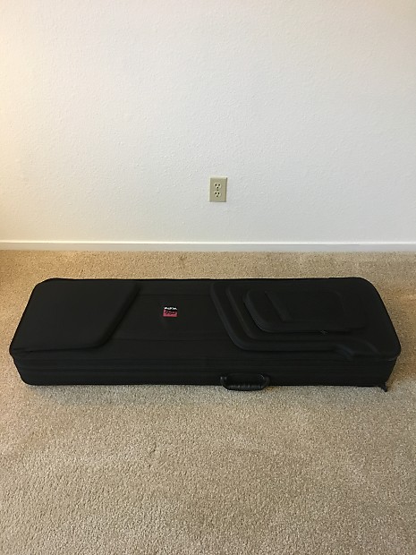 Wolfpak Bass Guitar Case Black | Reverb