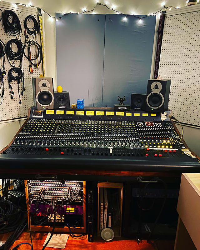 Yamaha PM2000 32-channel Recording Console, Neve EQ mod 1-8, | Reverb