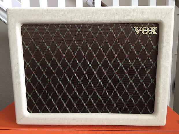 Vox V112TV Cream w/ VOX VX12 Custom Celestion 12" speaker | Reverb