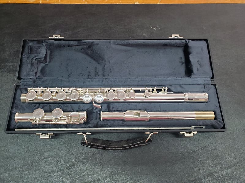 USED Gemeinhardt 2SP Student Closed Hole Flute | Reverb