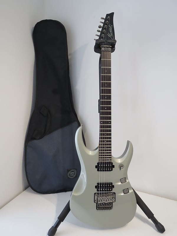 Maverick F1 Electric Guitar in Metallic Silver with Gig Bag | Reverb