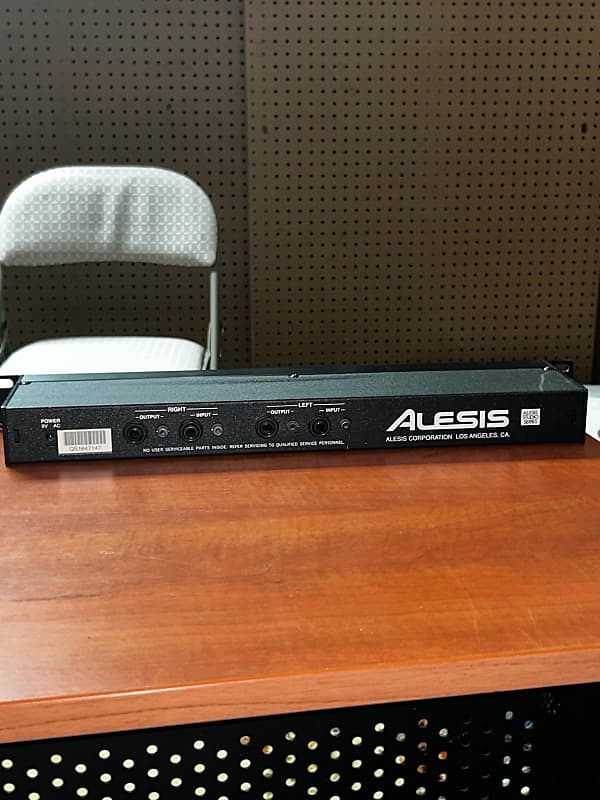 Alesis M-EQ 230 Precision Equalizer | Reverb
