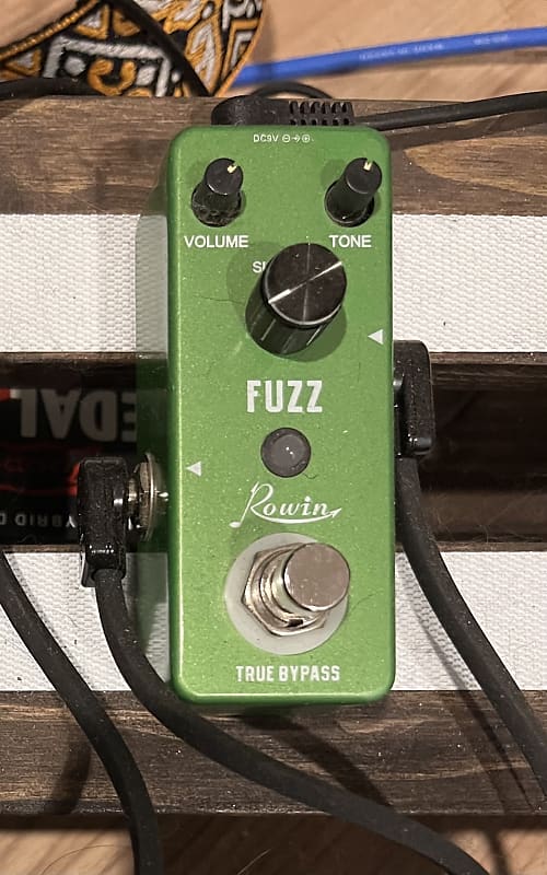 Rowin Fuzz | Reverb