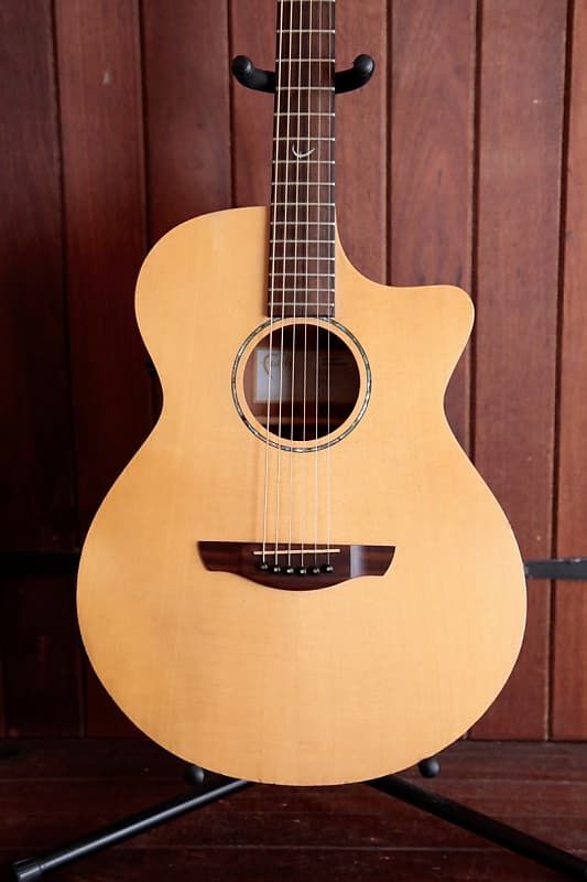 Faith Venus Cutaway Acoustic-Electric Guitar Pre-Owned | Reverb