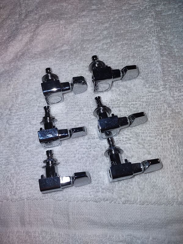 Fender Staggered Tuning Machines 2023 - Chrome | Reverb