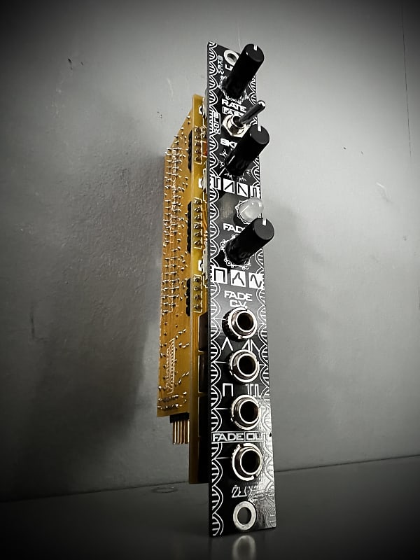 Zlob Modular SKEW / FADE LFO Eurorack Modulator | Reverb