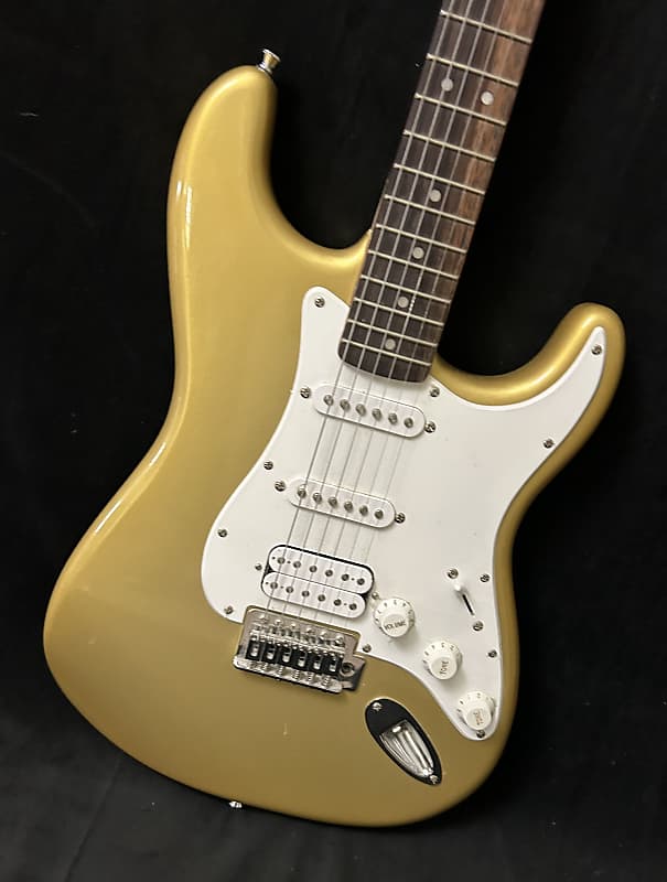 Fender Squier Stratocaster - Gold | Reverb