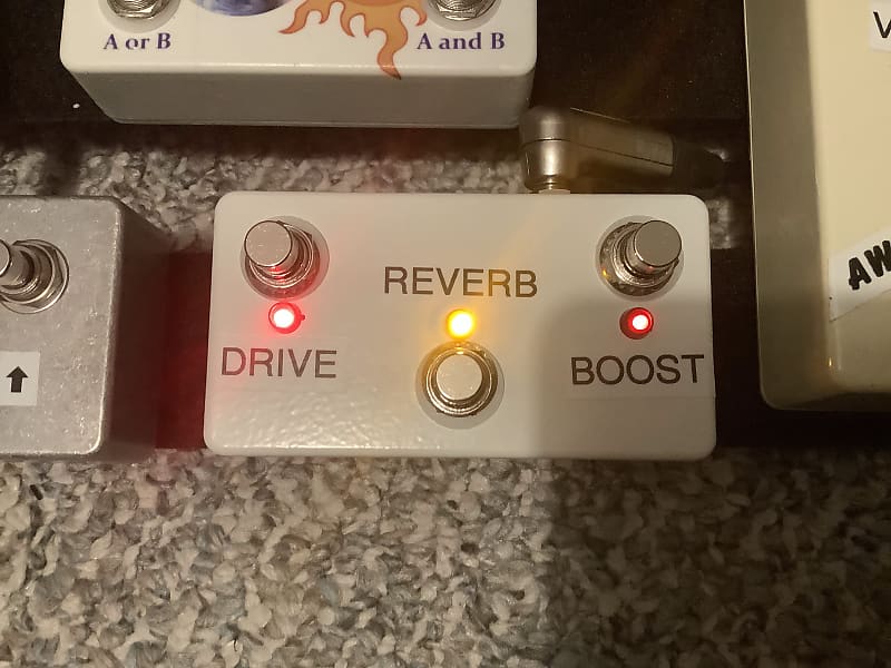 Fender Deluxe 85 Three Button Footswitch 2023 - White | Reverb