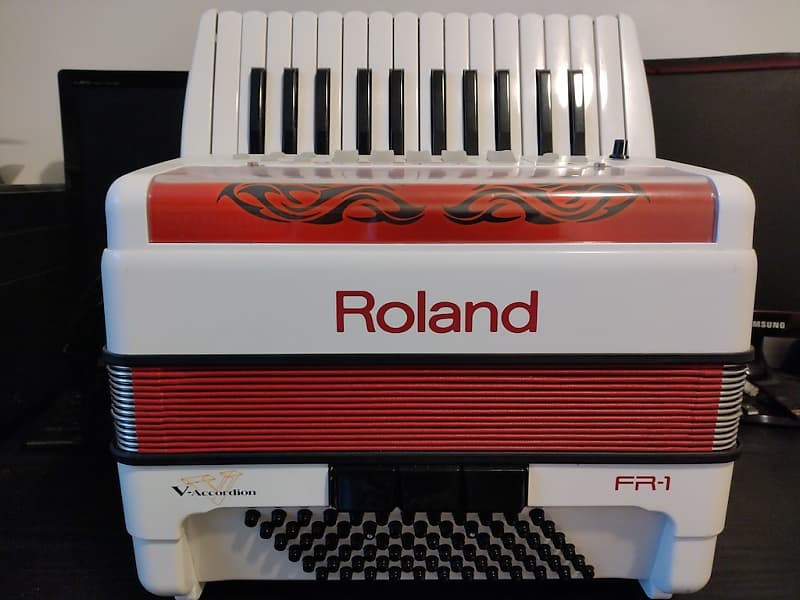 Roland FR1 V-Accordion | Reverb