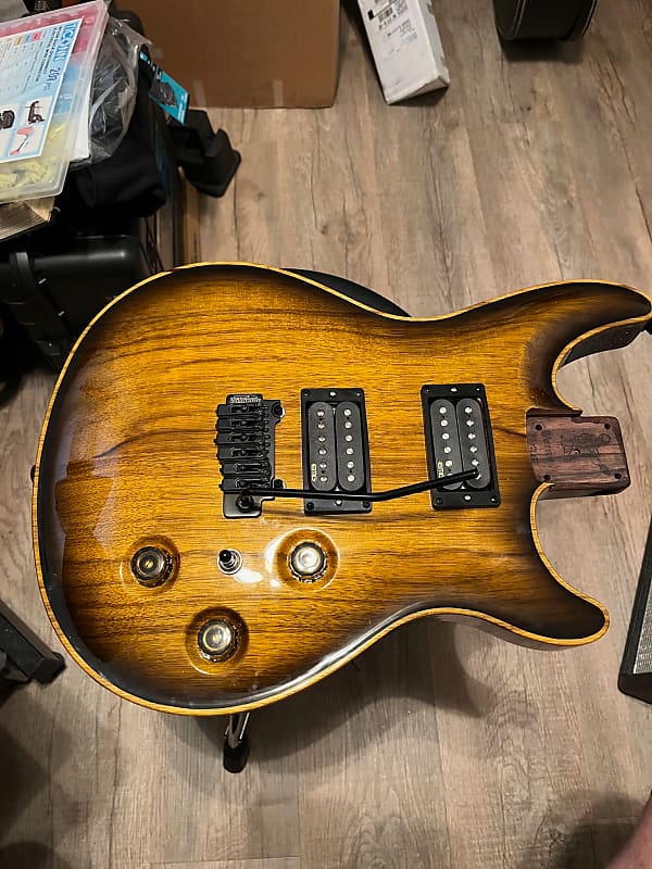 Warmoth VIP - Black to yellow/amber burst | Reverb