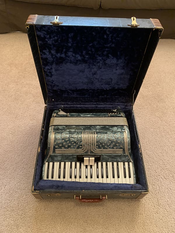 Enrico Roselli 3-octave Accordian with case | Reverb